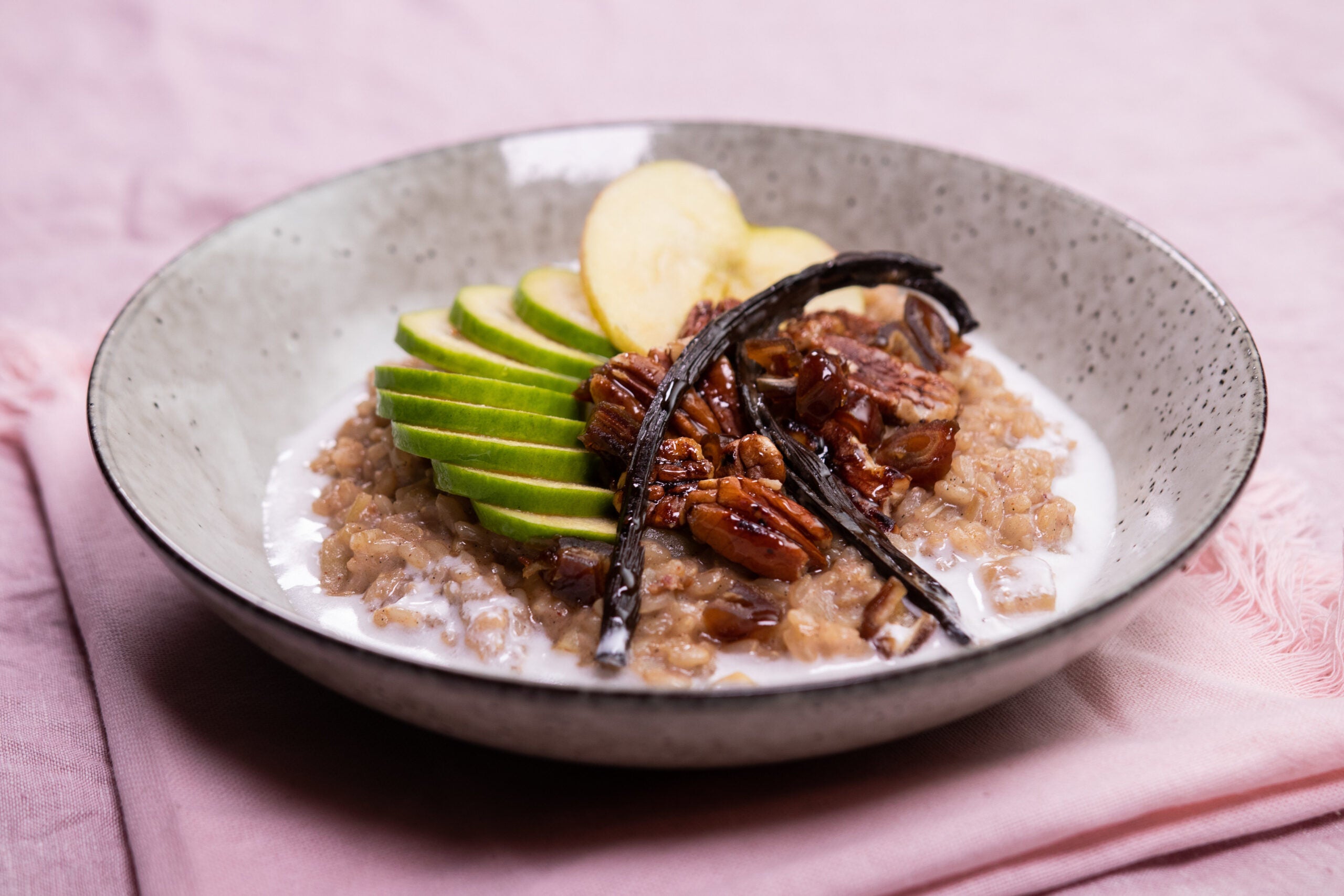 Spiced Apple & Feijoa Brown Rice Porridge – Brown Owl Organics